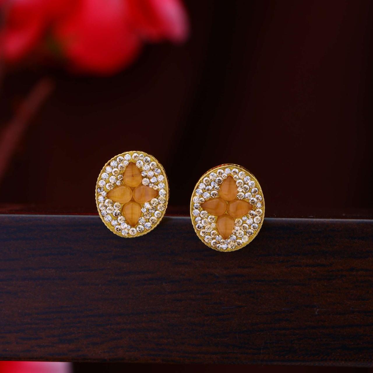 Stud (ERG02573) | Satva Gold